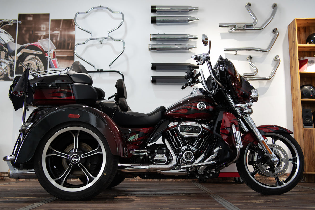 Harley Davidson Rear crash bar for Triglide/CVO Tri Glide Guide – Key Bear